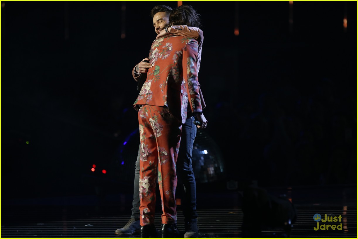 One Direction Performs 'History' On 'X Factor' Finals Before Their ...