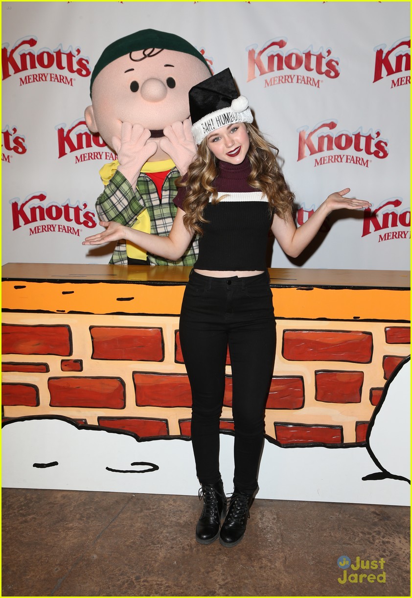 Austin North & Brec Bassinger Meet Snoopy & Linus at Knott's Berry Farm ...