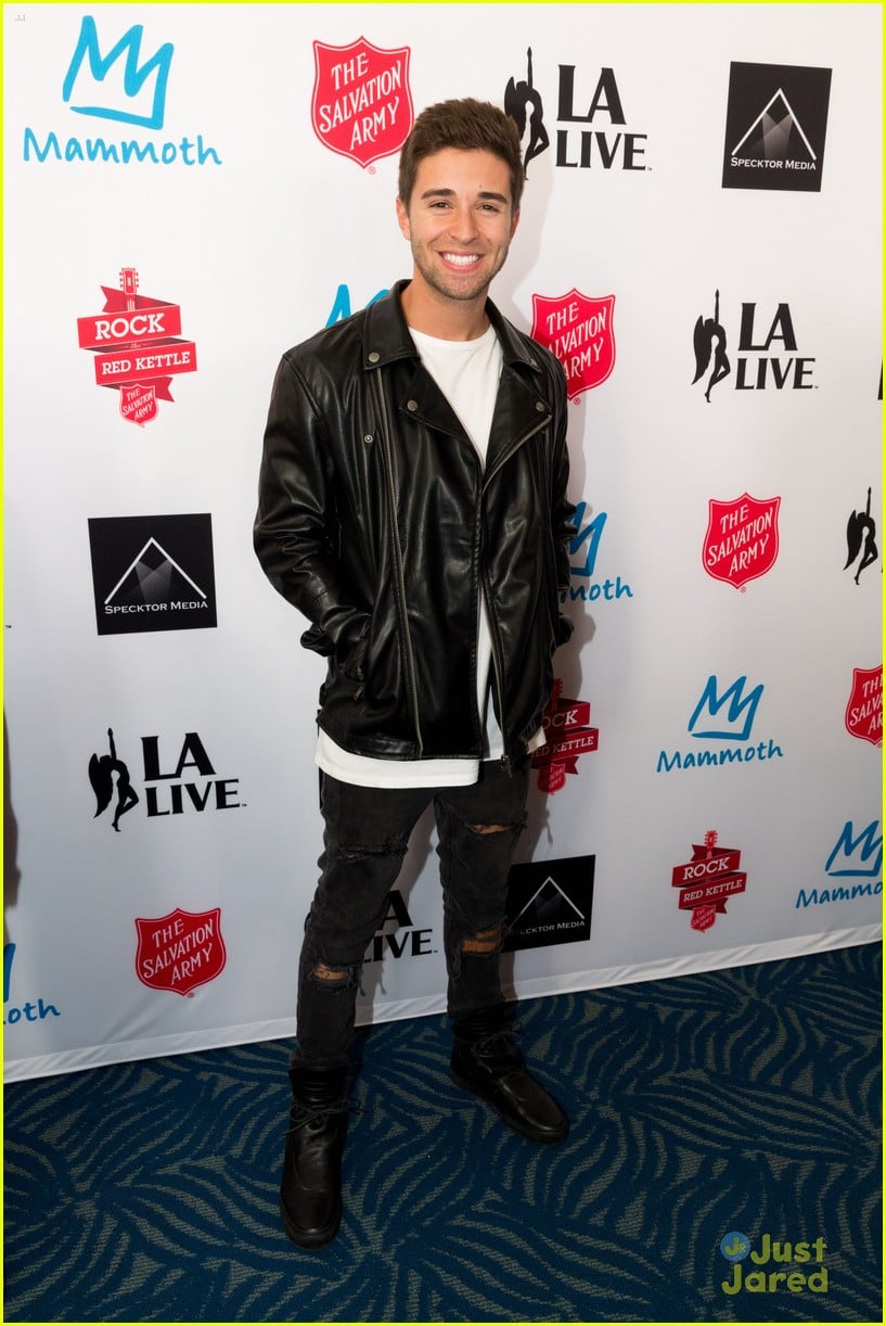 Full Sized Photo of becky g jake miller rock red kettle concert 01 ...