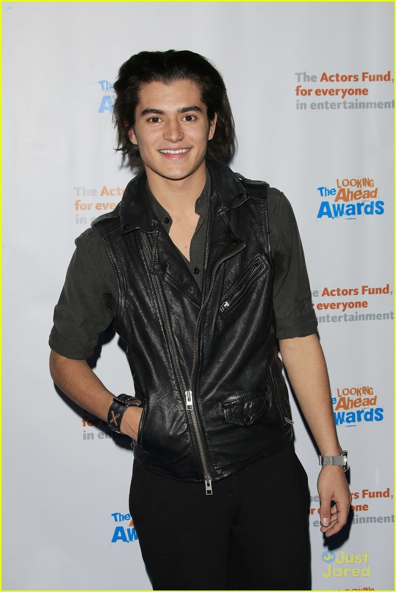 Corbin Bleu Honors Parents David & Martha At Looking Ahead Awards 2015 ...