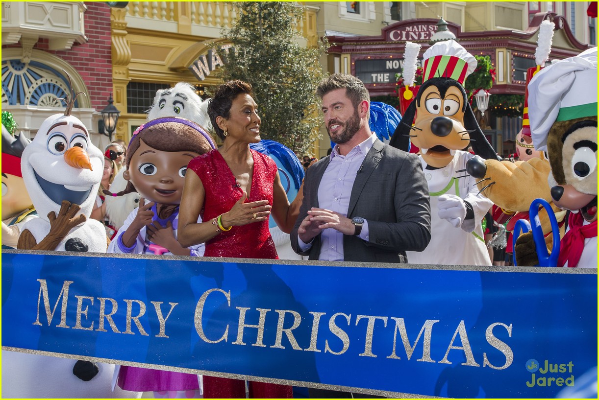 Disney's Unforgettable Christmas Celebration: Full Line Up & Tune In ...