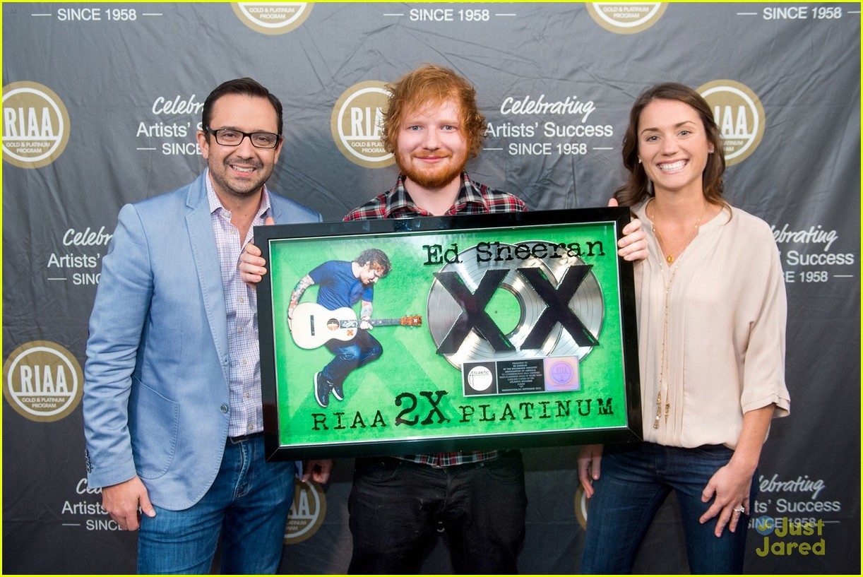 Ed Sheeran's 'X' Receives RIAA's 2X Multi-Platinum Award | Photo 907596 ...