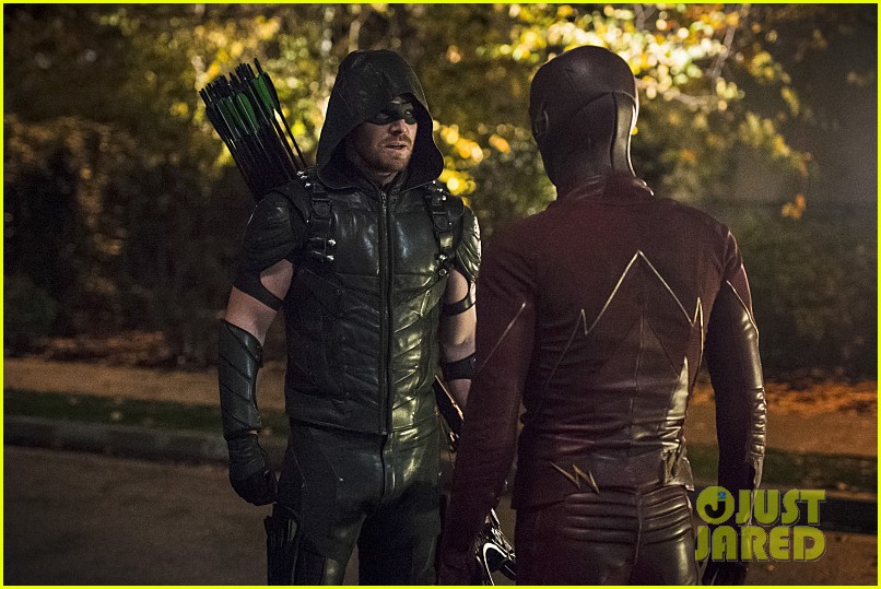 'The Flash' & 'Arrow' Crossover Starts TONIGHT! | Photo 899826 - Photo ...