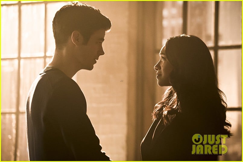 Barry Tries to Save Christmas for Central City on Tonight's 'The Flash ...