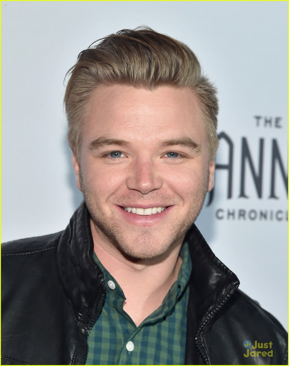 Brett Davern & Greer Grammer Share 'Shannara Chronicles' Screening ...