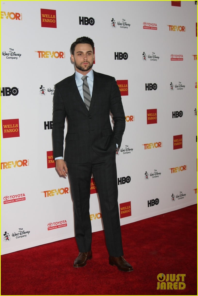 Supergirl's Jeremy Jordan & Glee's Darren Criss Step Out for TrevorLIVE ...