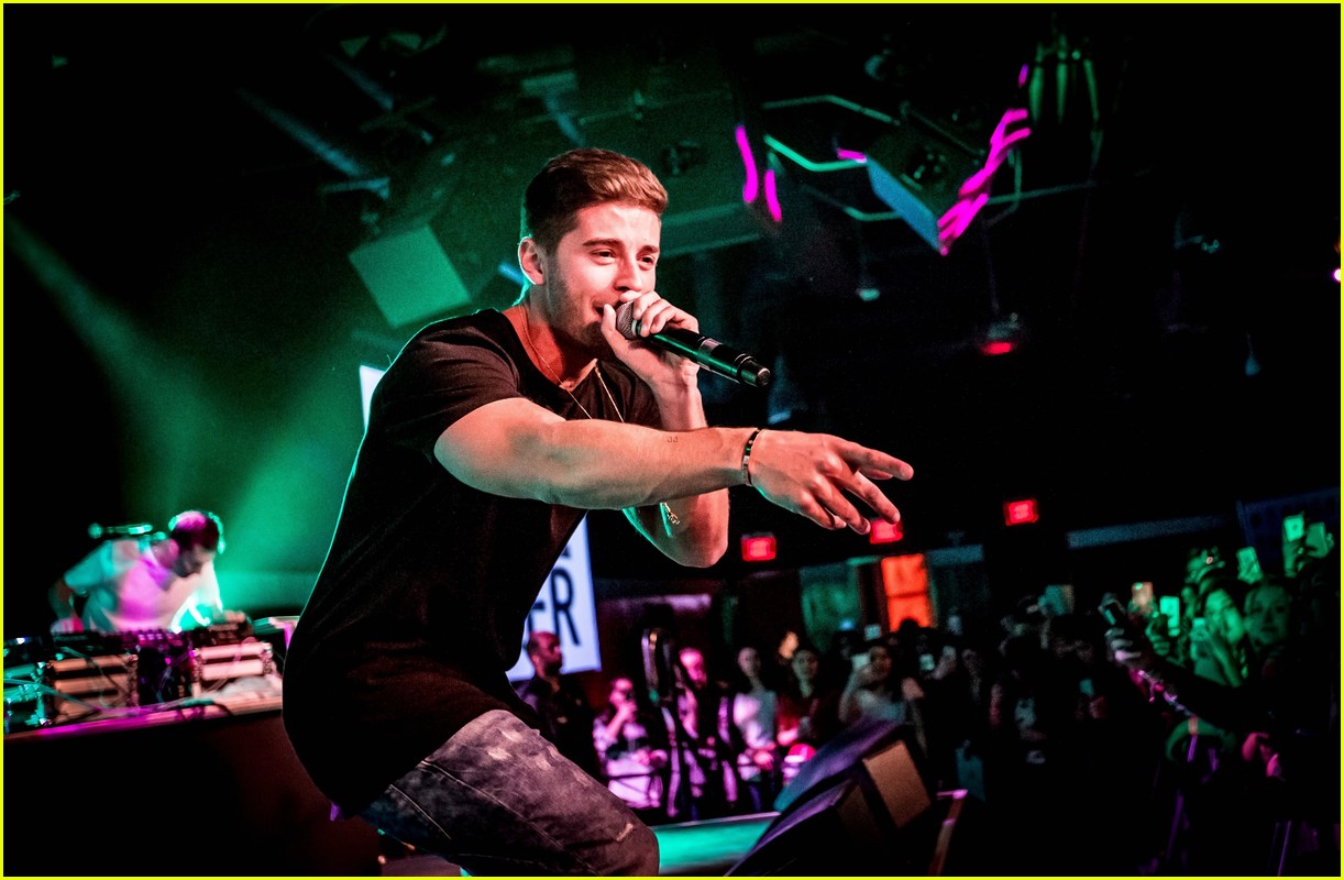 Jake Miller Performs in Vegas & Jets to NYC With Pal Charlie Puth ...