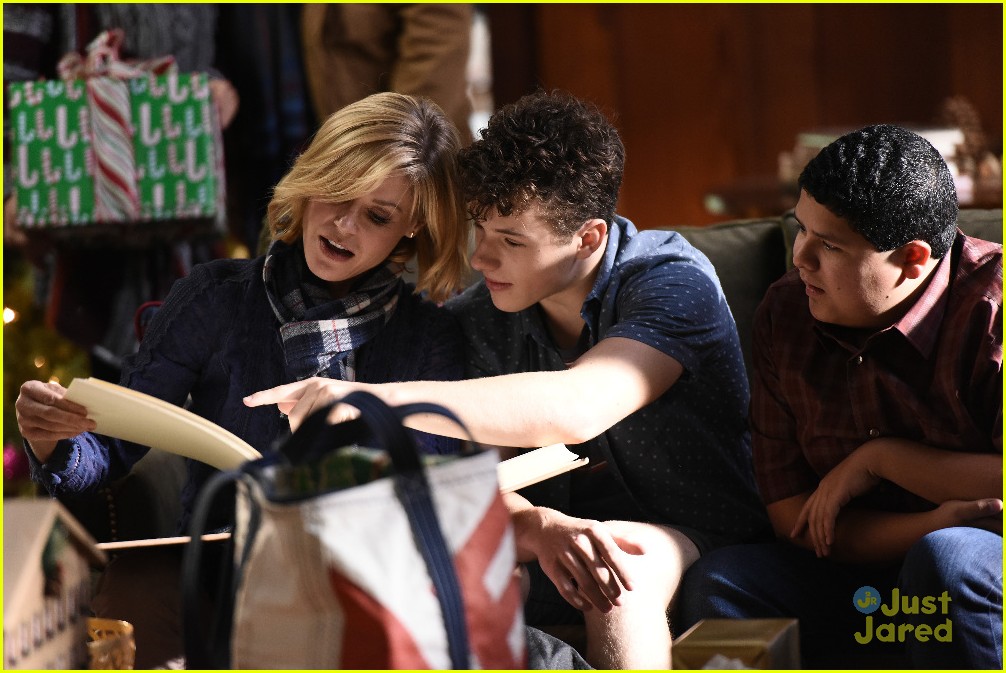 Andy Gets Invited to Family Christmas With Haley on 'Modern Family ...