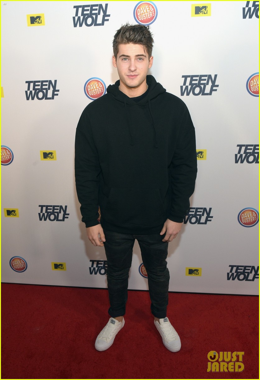 Dylan O'Brien & Tyler Posey Reunite At 'Teen Wolf' L.A. Premiere Party ...