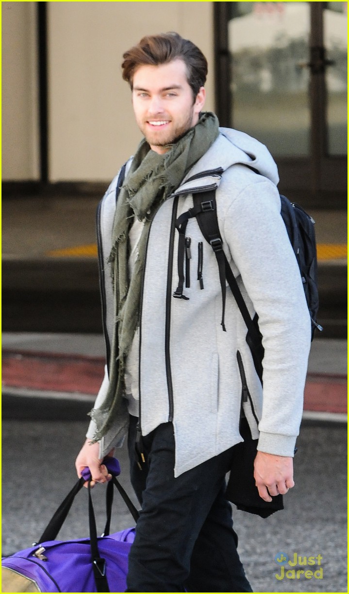 Pierson Fode Surprises Family By Flying Home For Thanksgiving | Photo ...