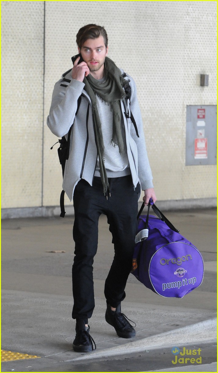 Pierson Fode Surprises Family By Flying Home For Thanksgiving | Photo ...