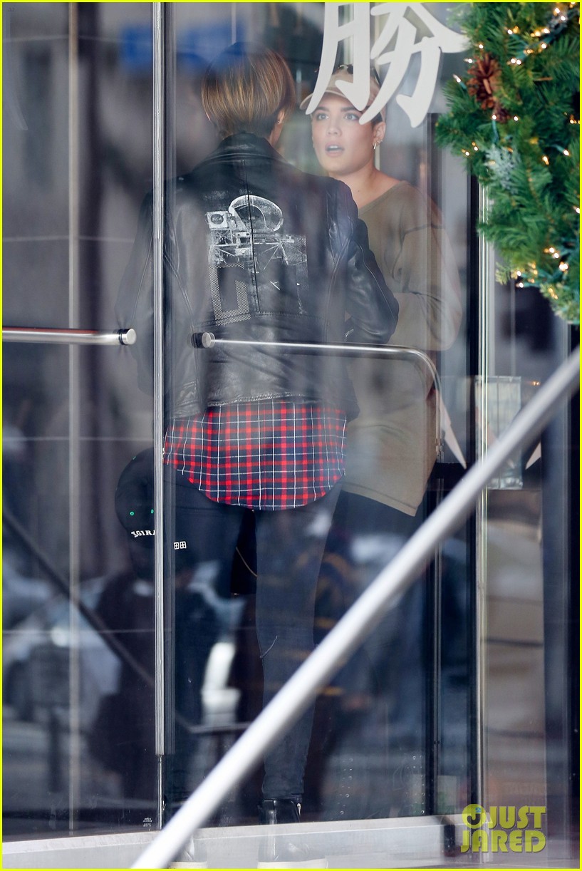 Halsey & Ruby Rose Grab Lunch Together in Hollywood | Photo 908534 ...