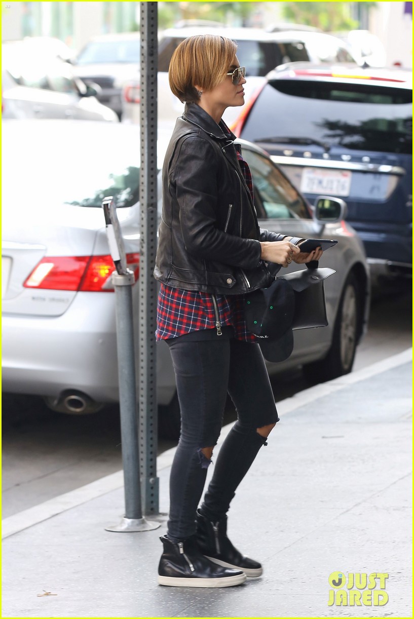 Halsey & Ruby Rose Grab Lunch Together in Hollywood | Photo 908540 ...
