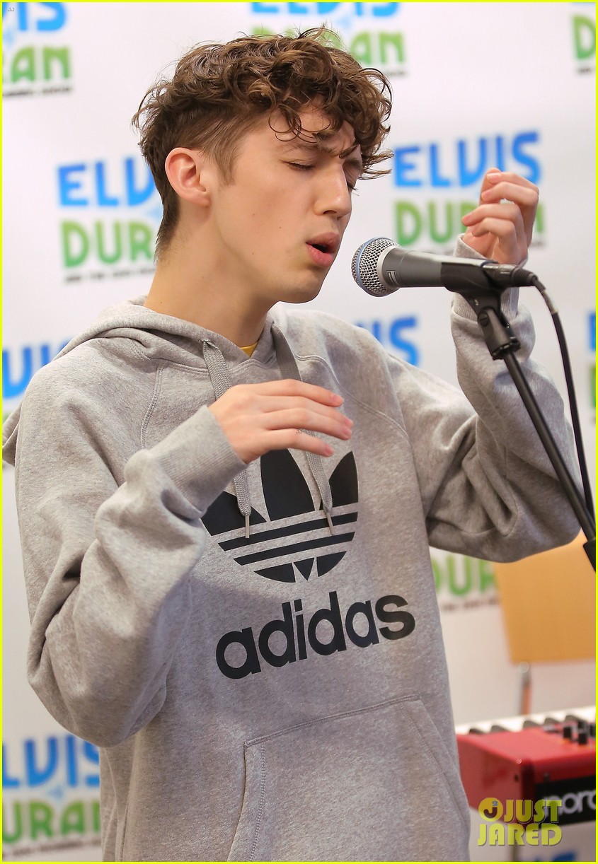 Stream Troye Sivan's New Album 'Blue Neighborhood' Right Now! | Photo ...