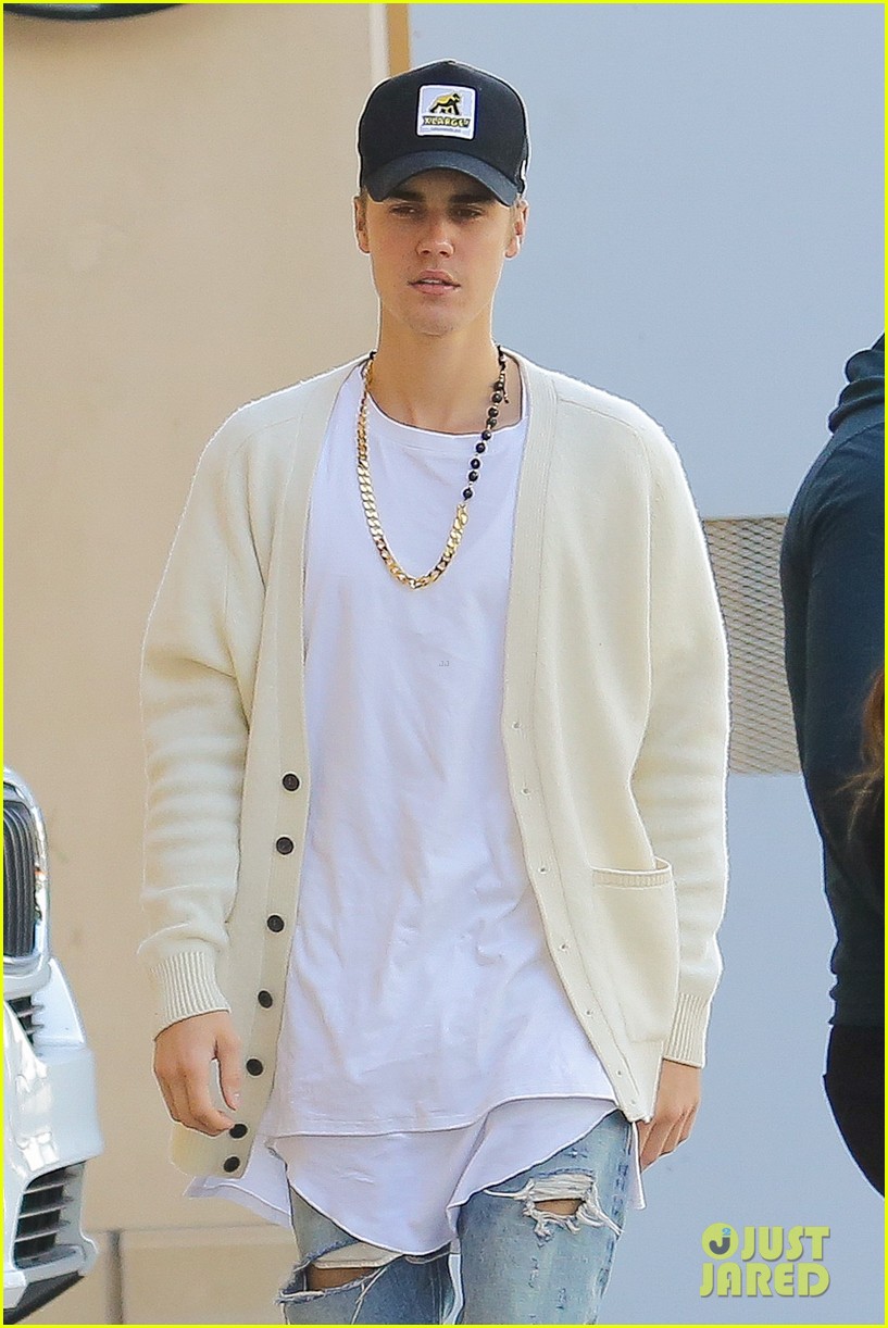 Justin Bieber Plays Beethoven in Beverly Hills - Watch The Vid! | Photo ...