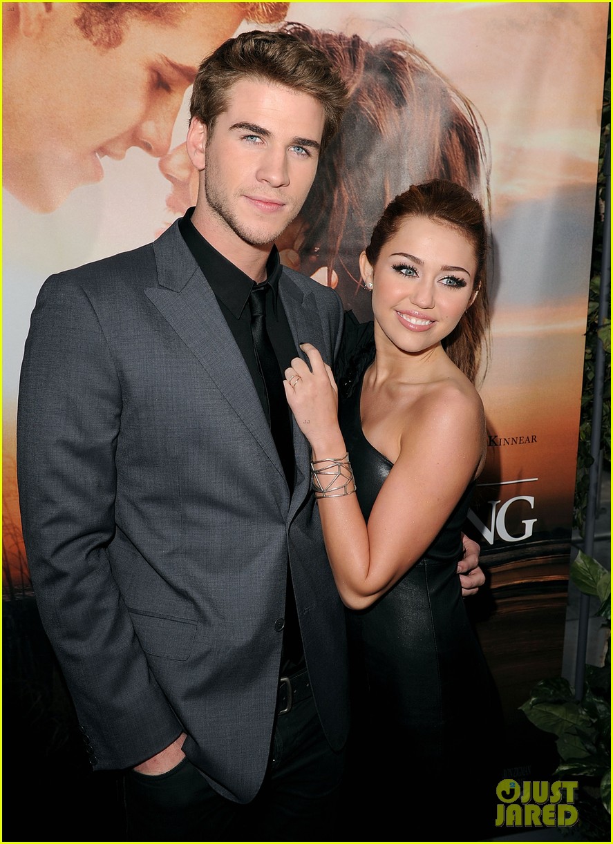 Liam Hemsworth & Miley Cyrus' Engagement Is Back On! | Photo 918139 ...