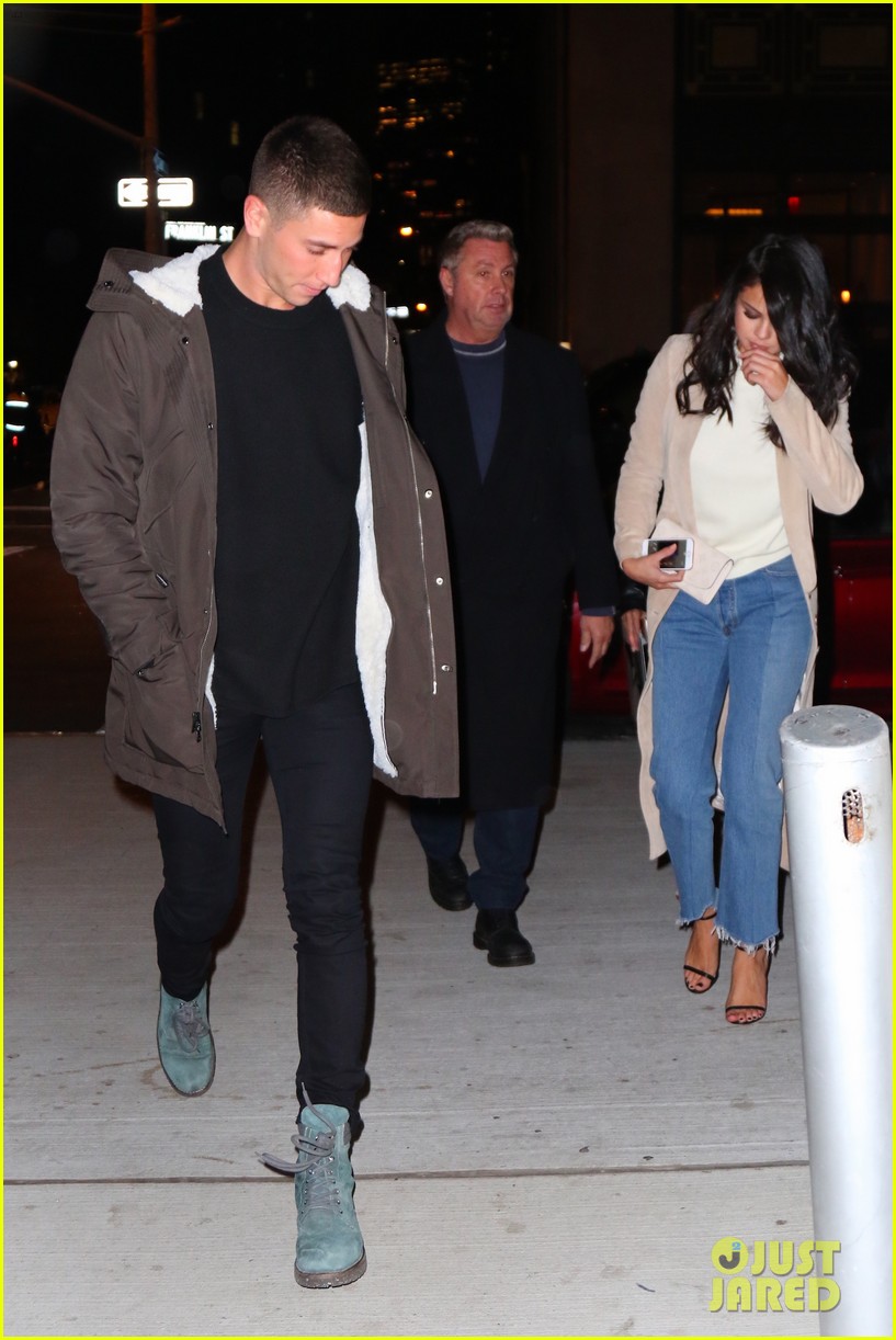 Selena Gomez And Samuel Krost Grab Dinner In Nyc Together Photo 918213