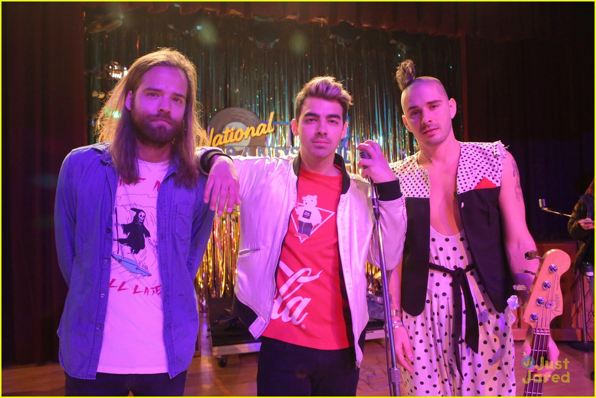 Full Sized Photo of grease live see all pics here biggest gallery ever ...