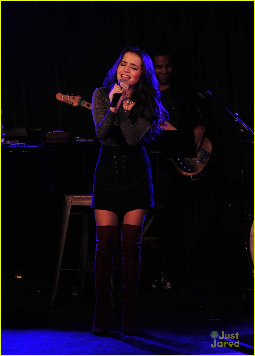 Isabela Moner Gets Support From Nickelodeon Fam at Rockwell Concert ...