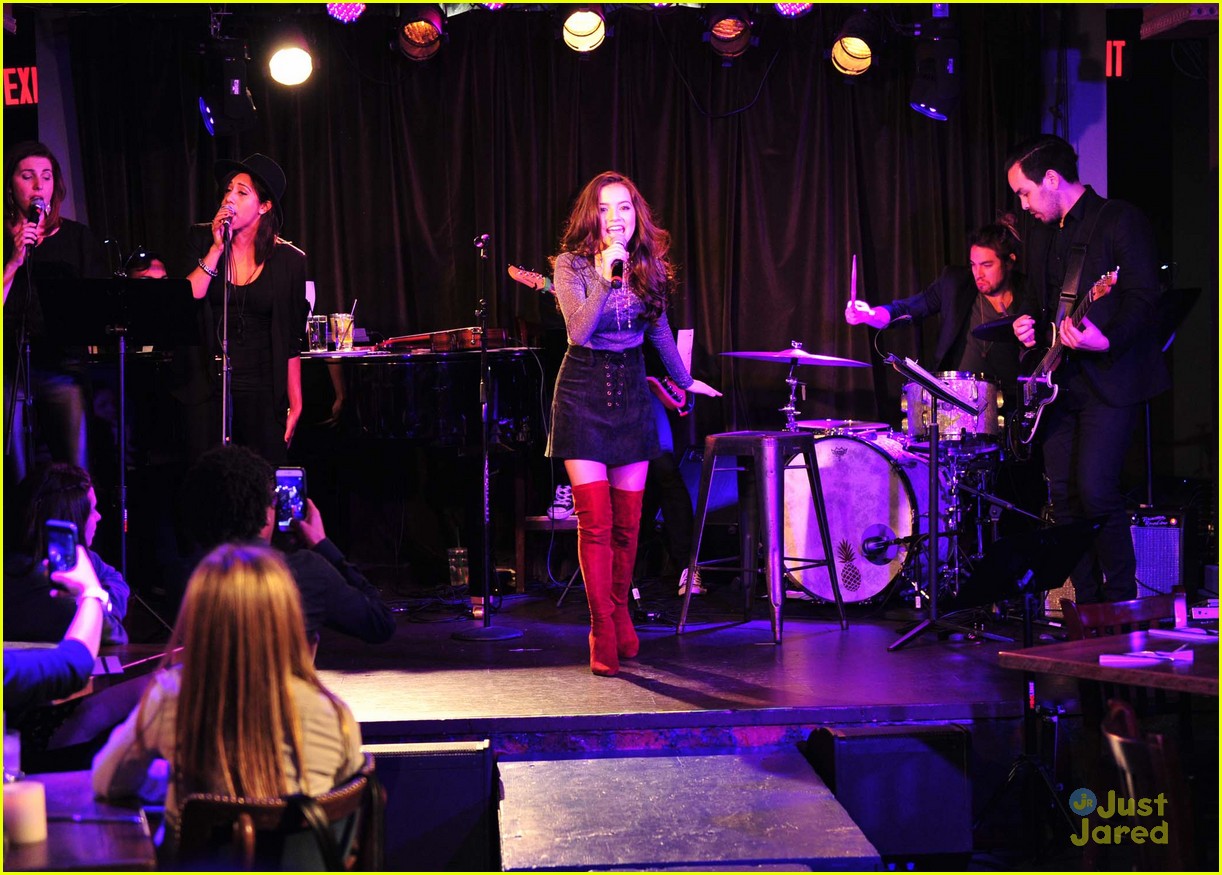 Full Sized Photo of isabela moner support friends rockwell la concert ...