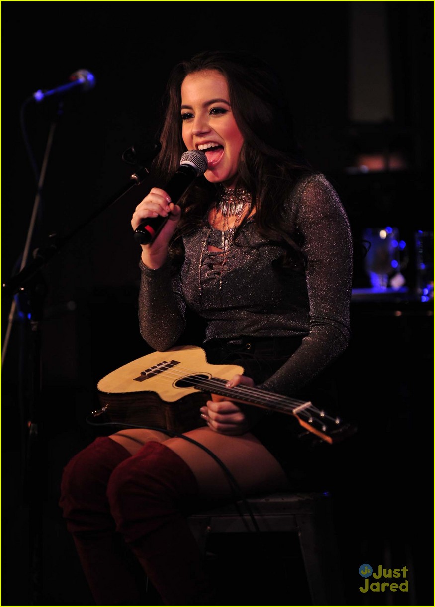 Isabela Moner Gets Support From Nickelodeon Fam at Rockwell Concert ...