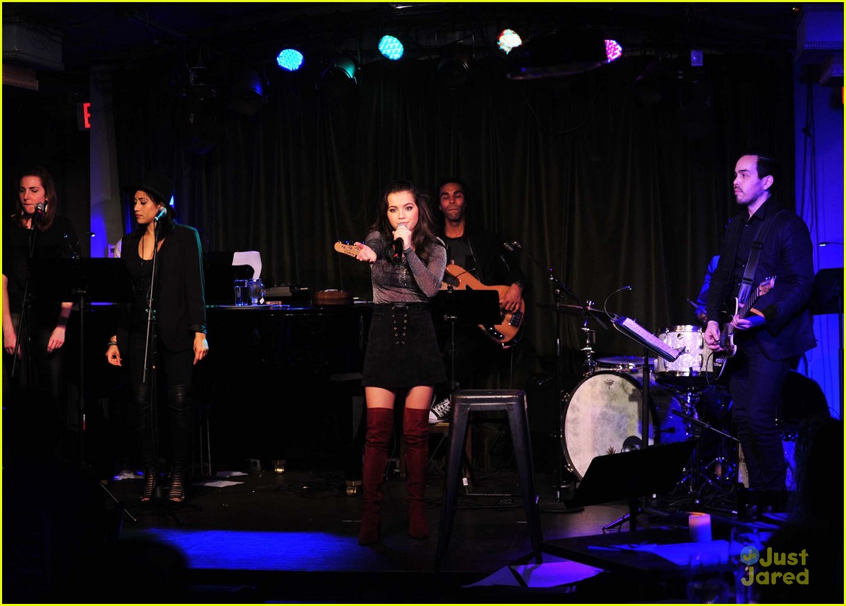 Isabela Moner Gets Support From Nickelodeon Fam at Rockwell Concert ...