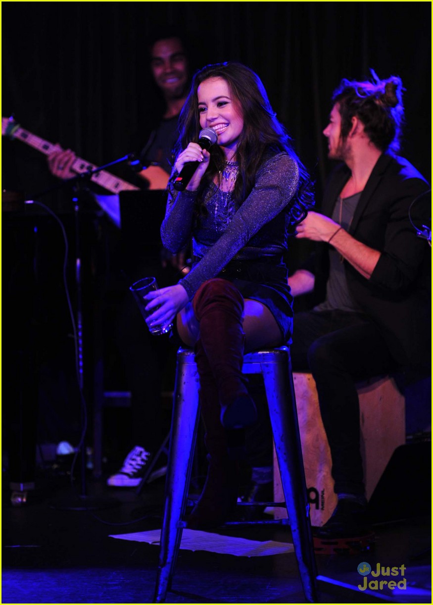 Isabela Moner Gets Support From Nickelodeon Fam at Rockwell Concert ...