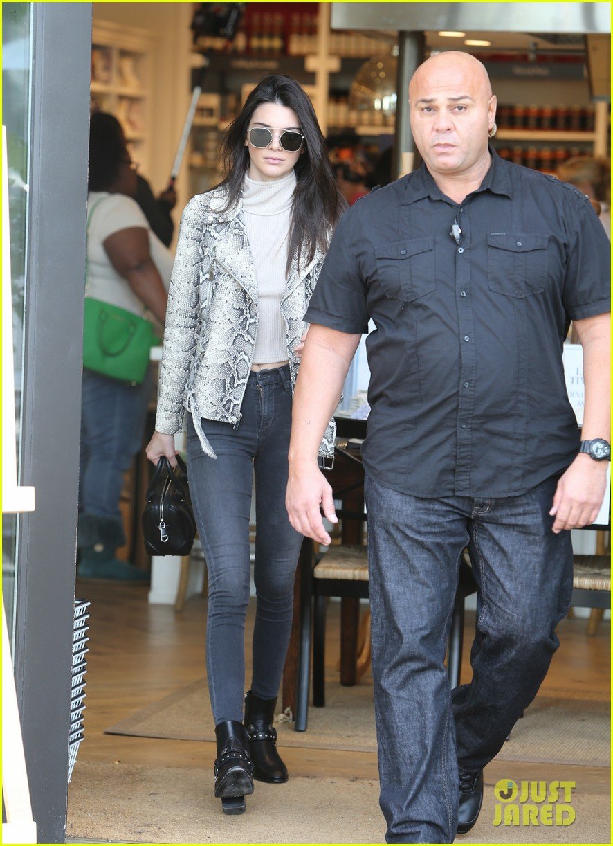 Kendall Jenner Remembers Her First Day of High School | Photo 915290 ...