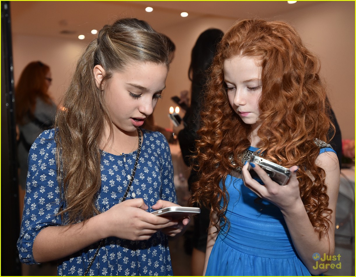 Lauren Taylor & Landry Bender Make a Wish at JJJ's 'Star Darlings ...