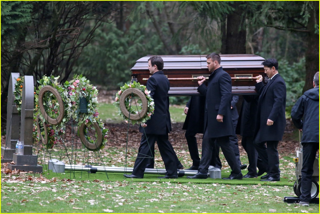 Katie Cassidy & 'Arrow' Cast Film Funeral Scene in a Cemetery | Photo ...