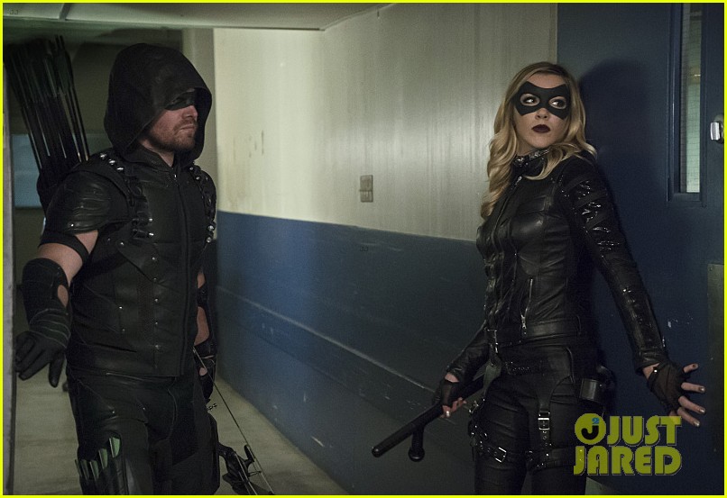 HIVE is on the Hunt on Tonight's 'Arrow' | Photo 930171 - Photo Gallery ...