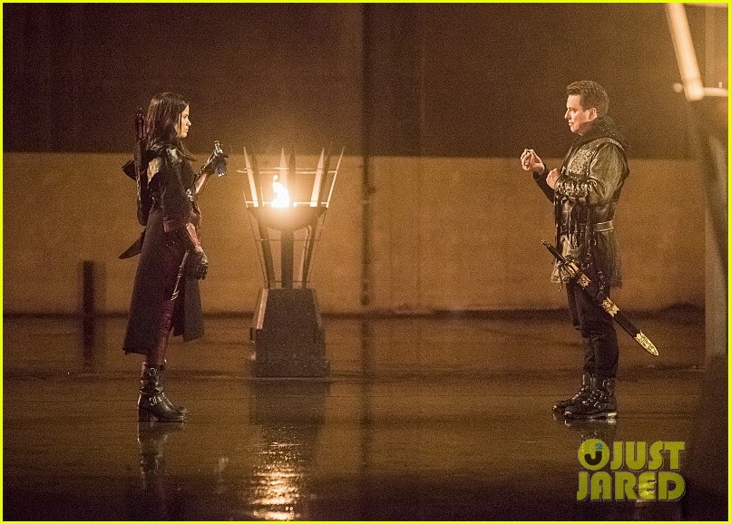 Will Oliver Kill Malcolm on Tonight's 'Arrow'? | Photo 926307 - Photo ...