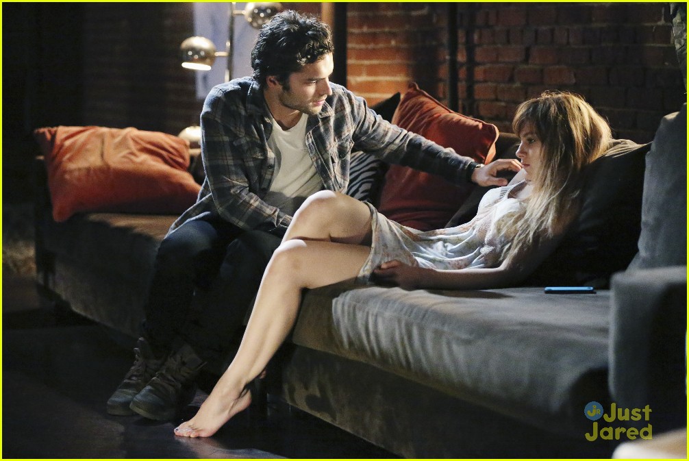 Aubrey Peeples Guest Stars As Addict On Tonight's 'Recovery Road ...