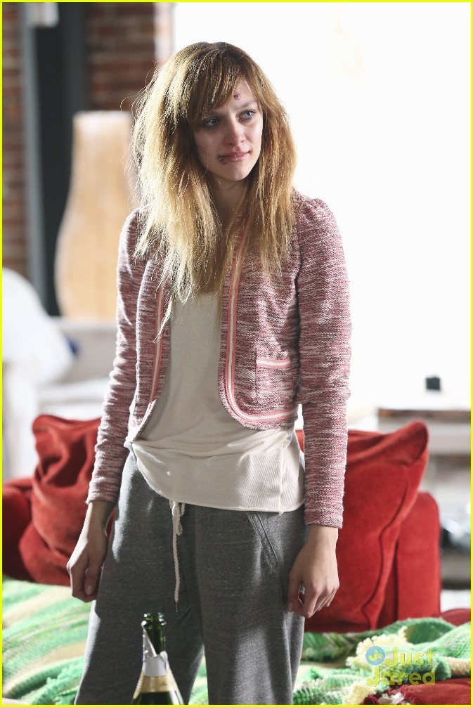 Aubrey Peeples Guest Stars As Addict On Tonight's 'Recovery Road ...