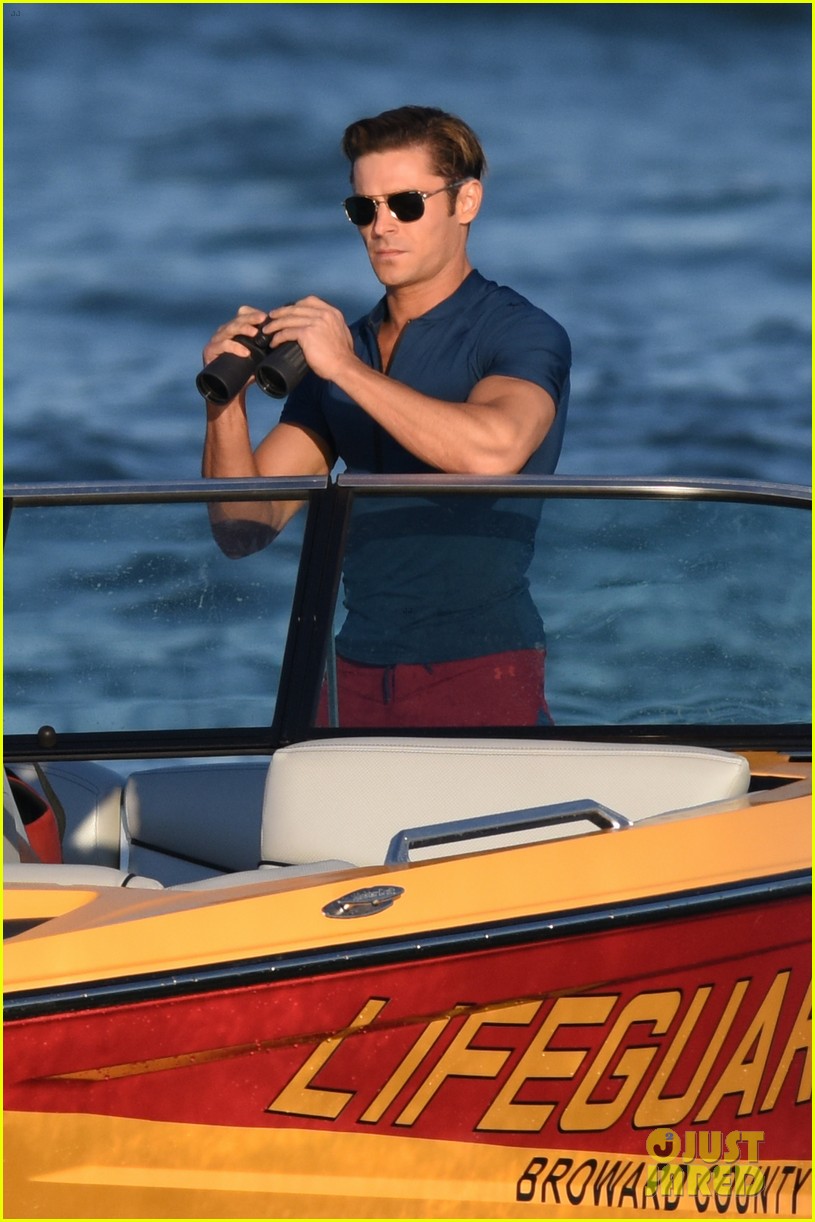 Zac Efron Is Reportedly Having Trouble Swimming for 'Baywatch' | Photo ...