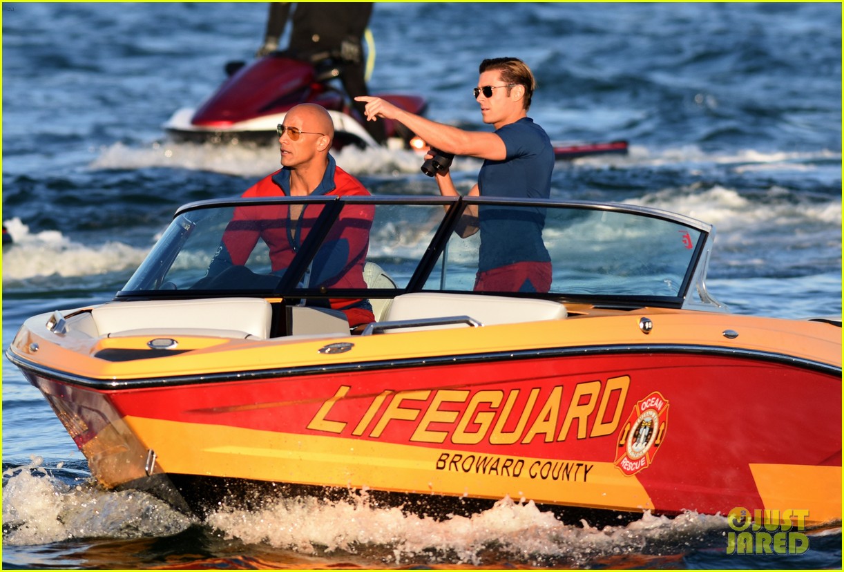 Zac Efron Is Reportedly Having Trouble Swimming for 'Baywatch' | Photo ...