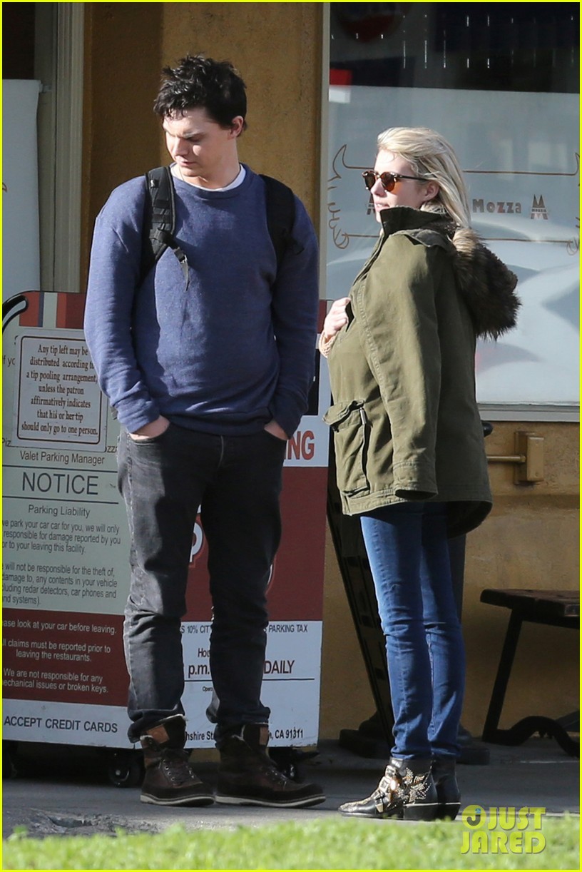Full Sized Photo of emma roberts evan peters kiss 32 | Emma Roberts ...