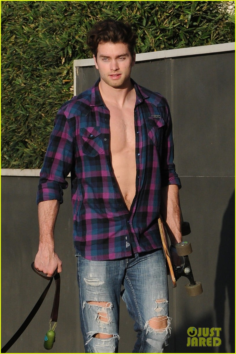 Pierson Fode Skateboards With His Pup in Venice | Photo 926256 - Photo ...