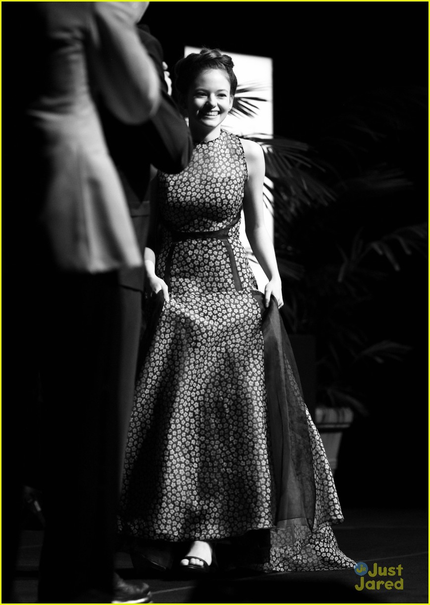 Mackenzie Foy Premieres 'The Little Prince' In Santa Barbara | Photo ...