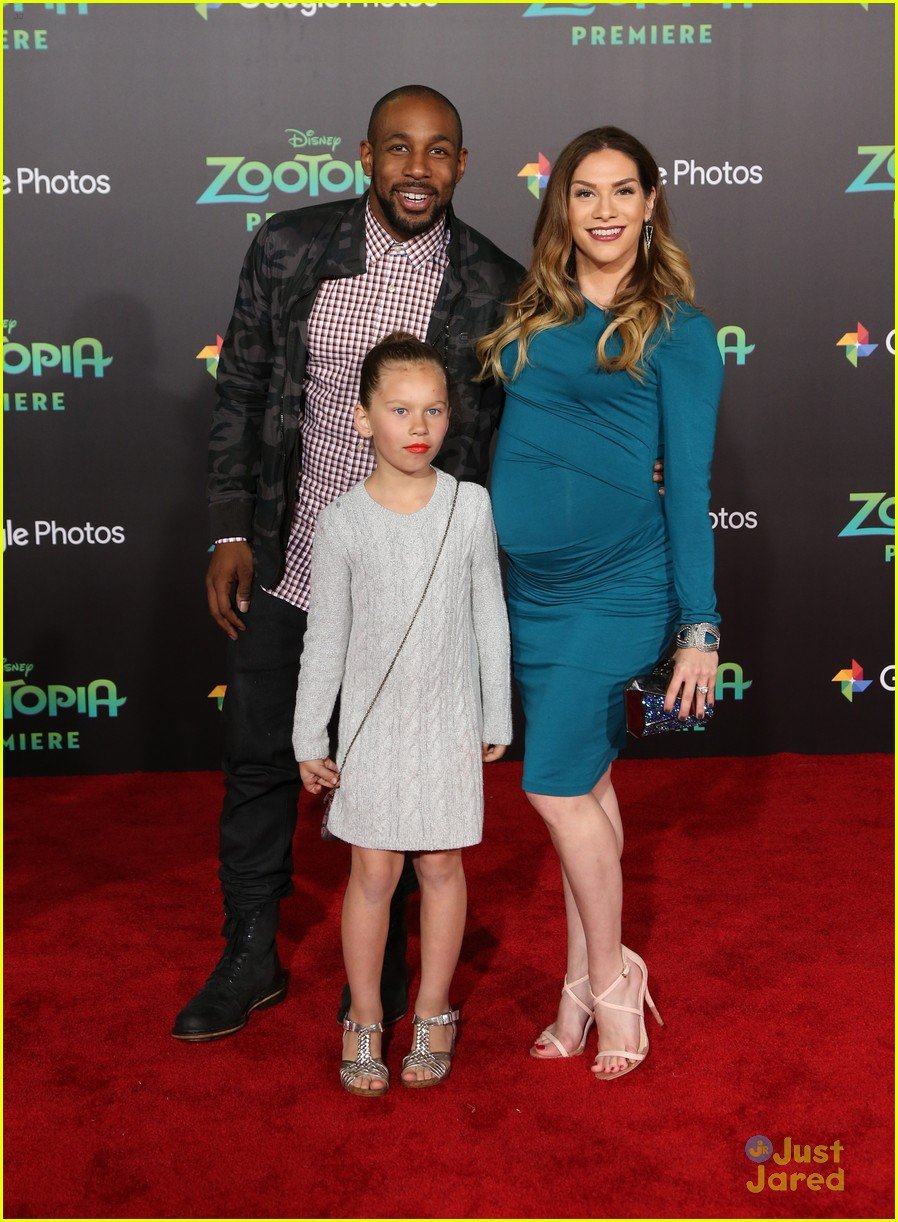 Hayden Byerly Brings Girlfriend Alyssa Jirrels To 'Zootopia' Premiere ...