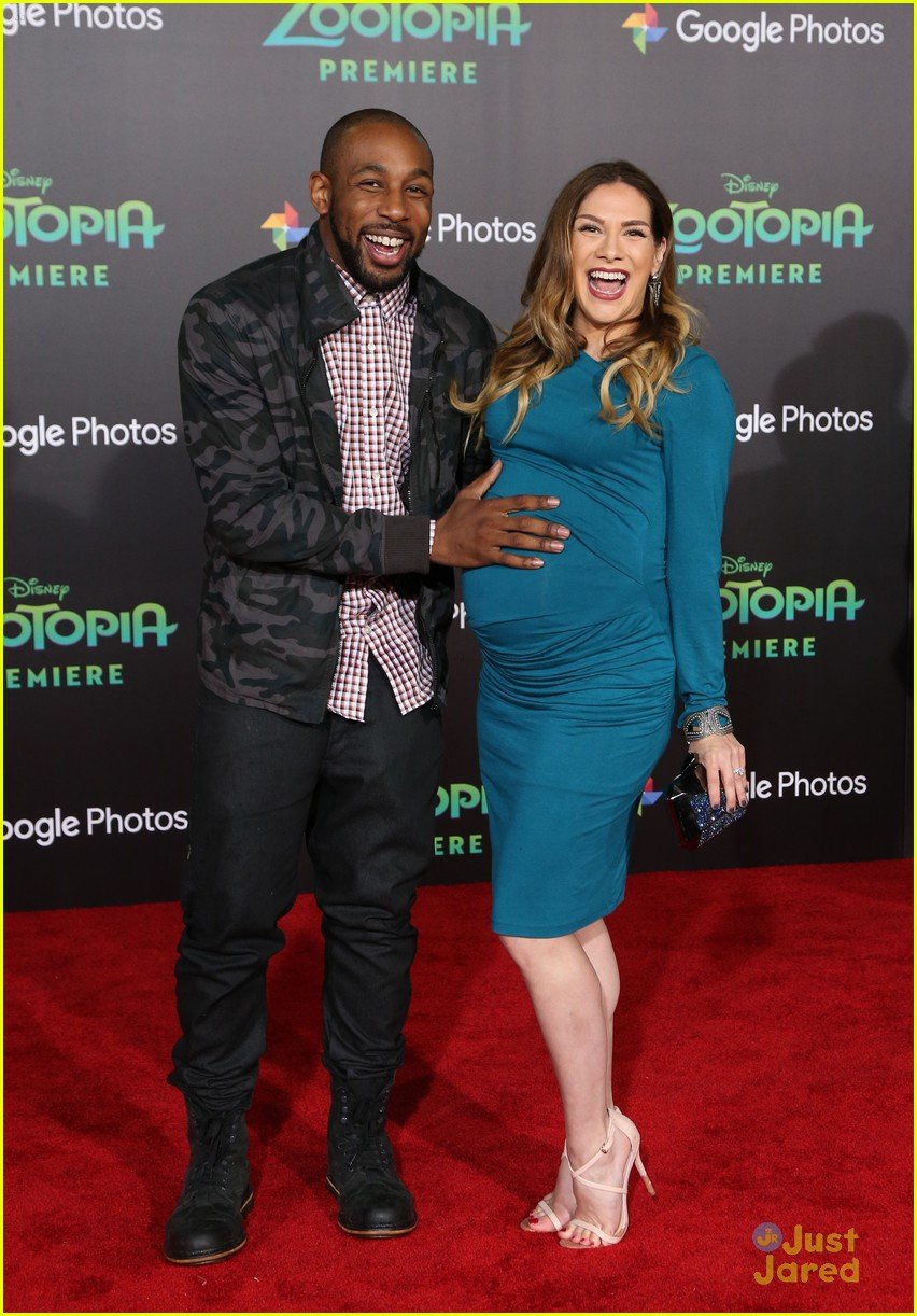 Hayden Byerly Brings Girlfriend Alyssa Jirrels To 'Zootopia' Premiere ...