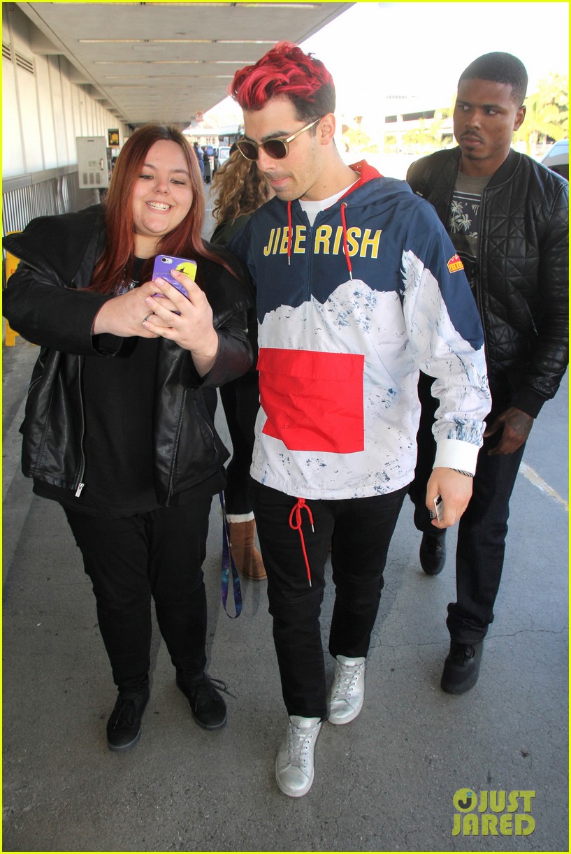 Joe Jonas Says His Newest Song Might Upset Someone | Photo 931702 ...