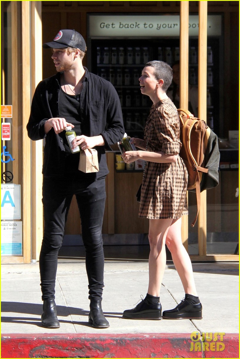 Luke Hemmings Really Really Loves 'Deadpool' | Photo 926180 - Photo ...