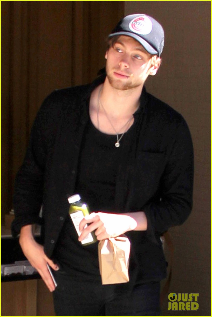 Luke Hemmings Really Really Loves 'Deadpool' | Photo 926181 - Photo ...