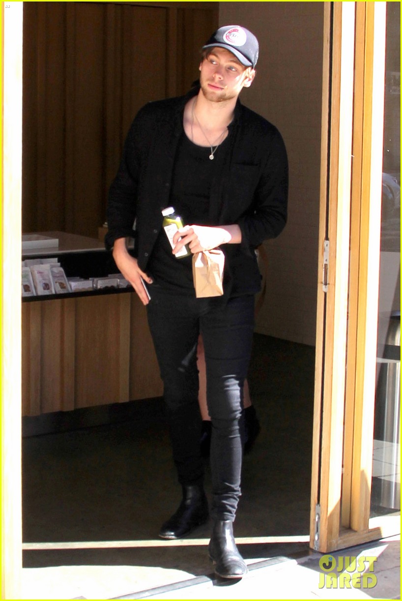 Luke Hemmings Really Really Loves 'Deadpool' | Photo 926185 - Photo ...