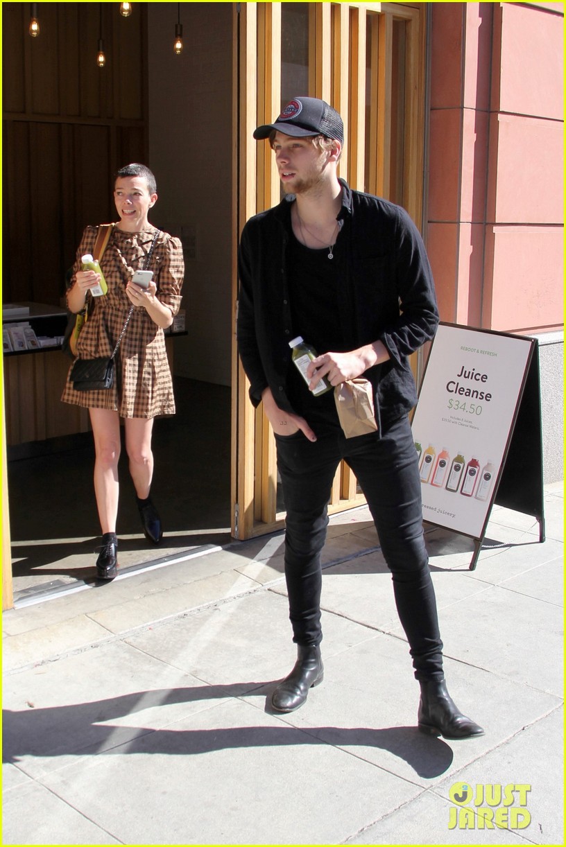 Luke Hemmings Really Really Loves 'Deadpool' | Photo 926193 - Photo ...