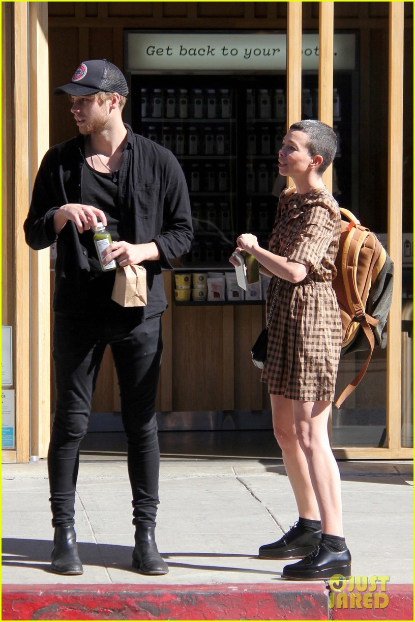 Luke Hemmings Really Really Loves 'Deadpool' | Photo 926197 - Photo ...