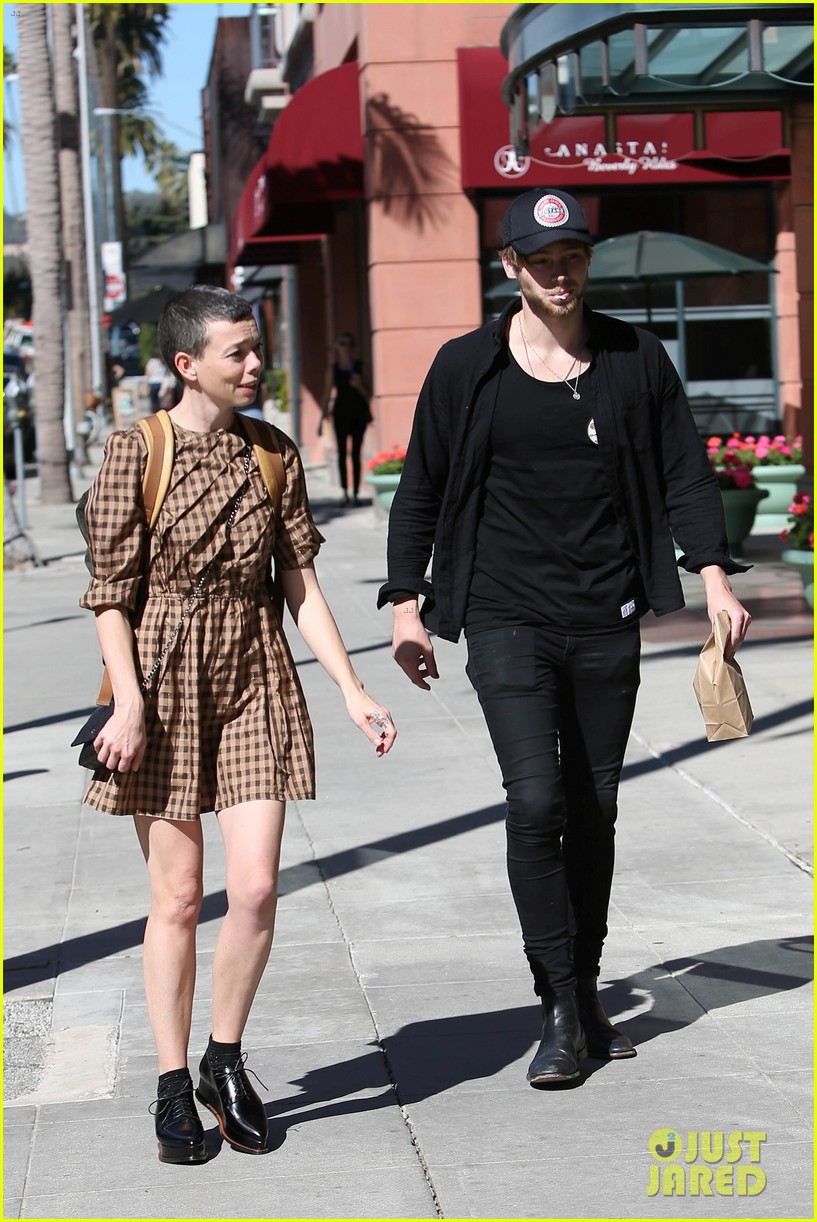 Luke Hemmings Really Really Loves 'Deadpool' | Photo 926200 - Photo ...