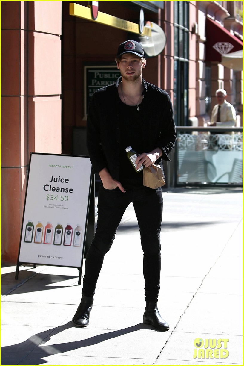 Luke Hemmings Really Really Loves 'Deadpool' | Photo 926202 - Photo ...