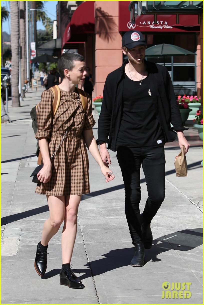 Luke Hemmings Really Really Loves 'Deadpool' | Photo 926205 - Photo ...